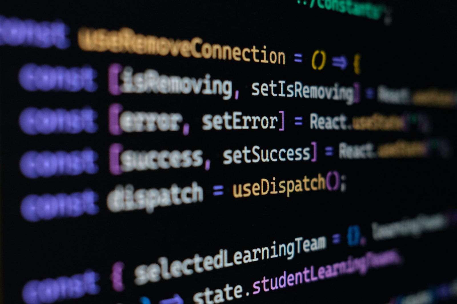 Empowering Support and Maintenance for Decentralized Apps